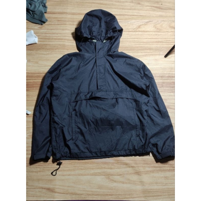 Jual jacket UNIQLO cagoule parasut l fit xl | Shopee Indonesia