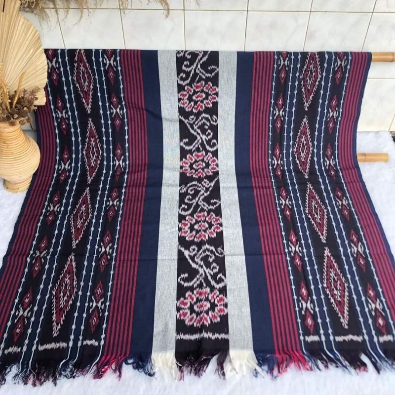 Jual kain tenun motif bunga / kain tenun bunga navy / kain tenun ntt ...