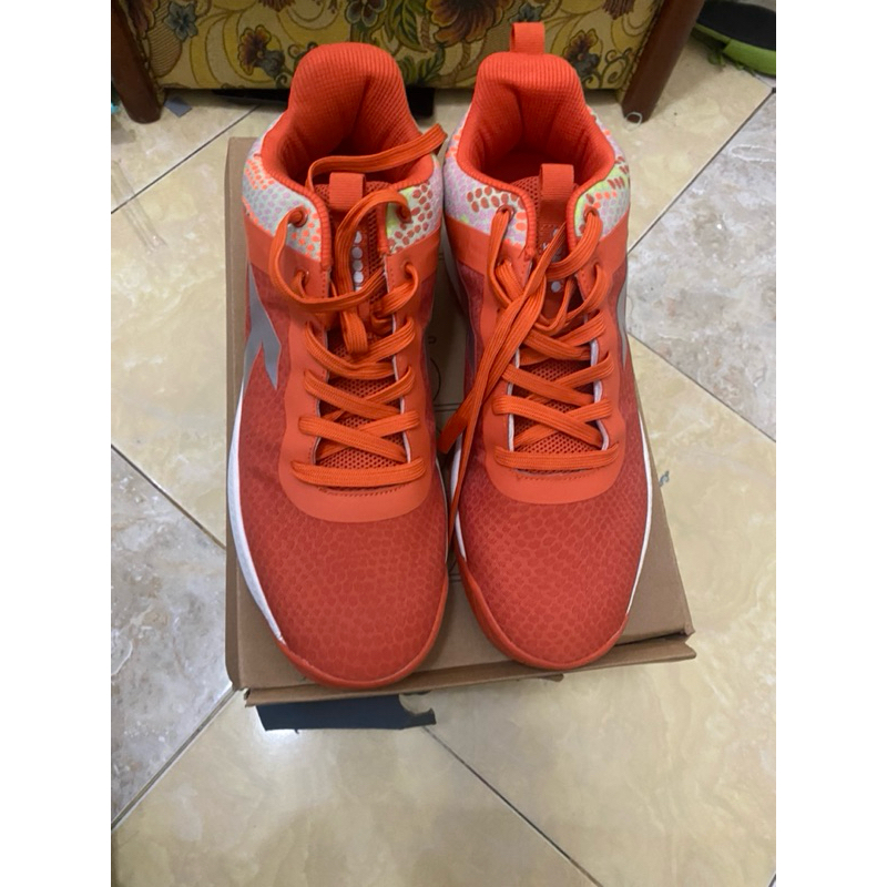 Jual SEPATU BASKET Sepatu Basket Pria Laki-Laki Diadora Basketball Hoop ...