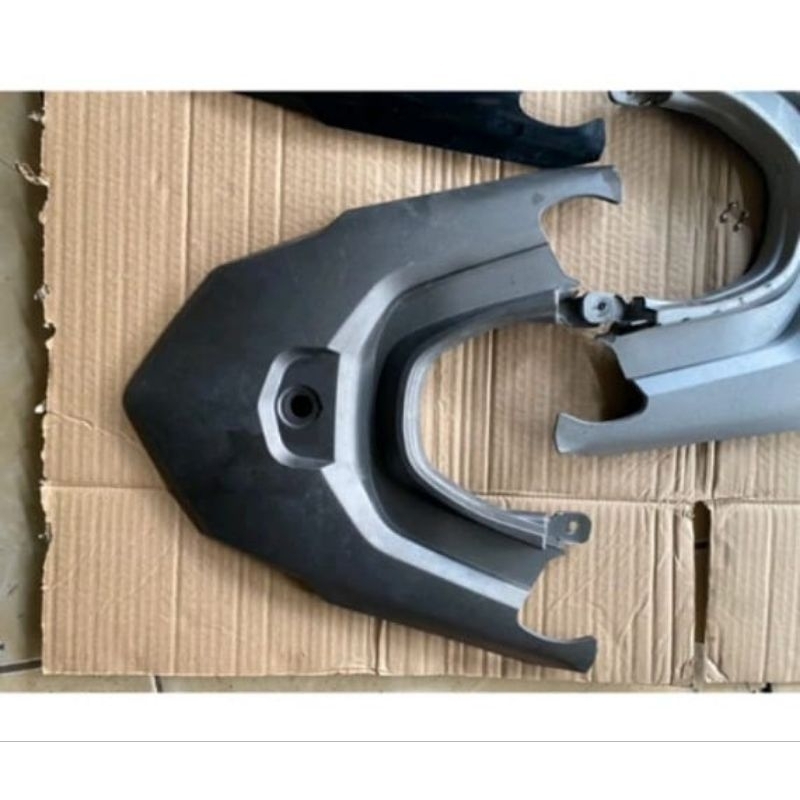 Jual cover rr center tali sambungan body belakang Vario 150/125 new ...