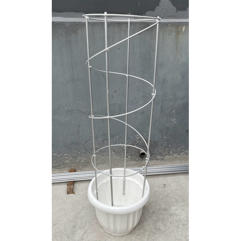 Jual TIANG RAMBATAN ANGGUR MODEL SPIRAL 4 TIANG BY TAMAN ANGGUR PONJAY ...