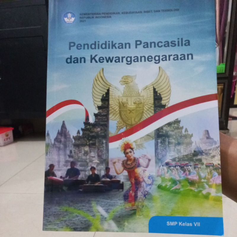 Jual Buku PKN SMP kelas 7 kemendikbud | Shopee Indonesia