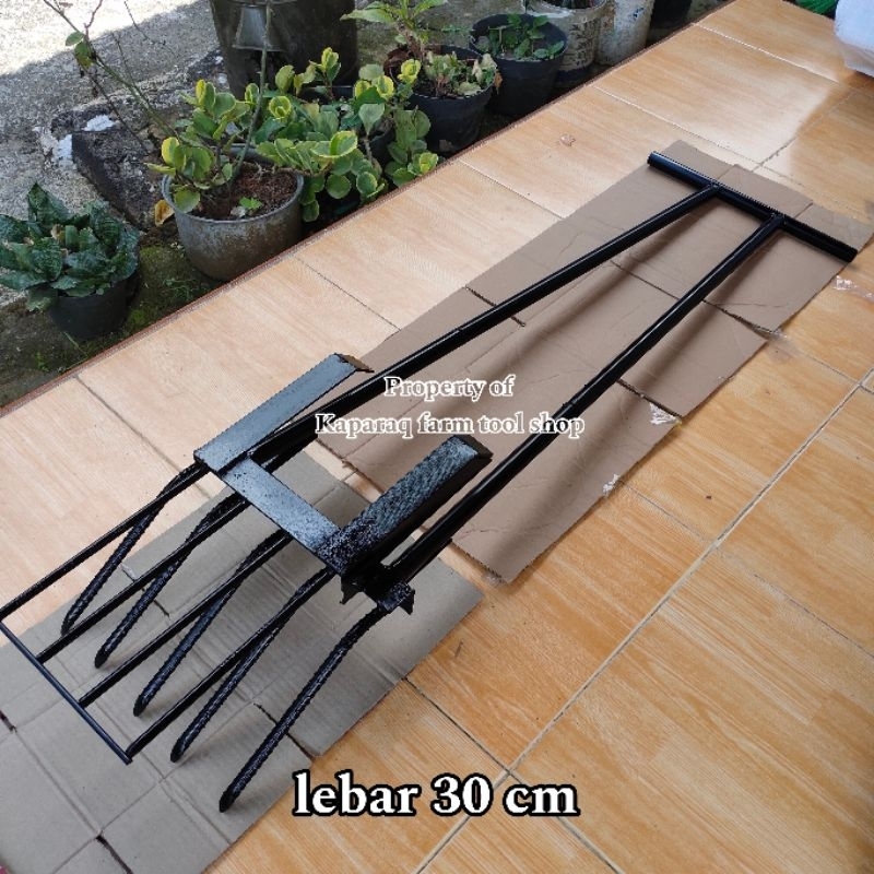 Jual CANGKUL MODERN 5 GIGI LEBAR 30 cm / CANGKUL PENGGEMBUR TANAH ...