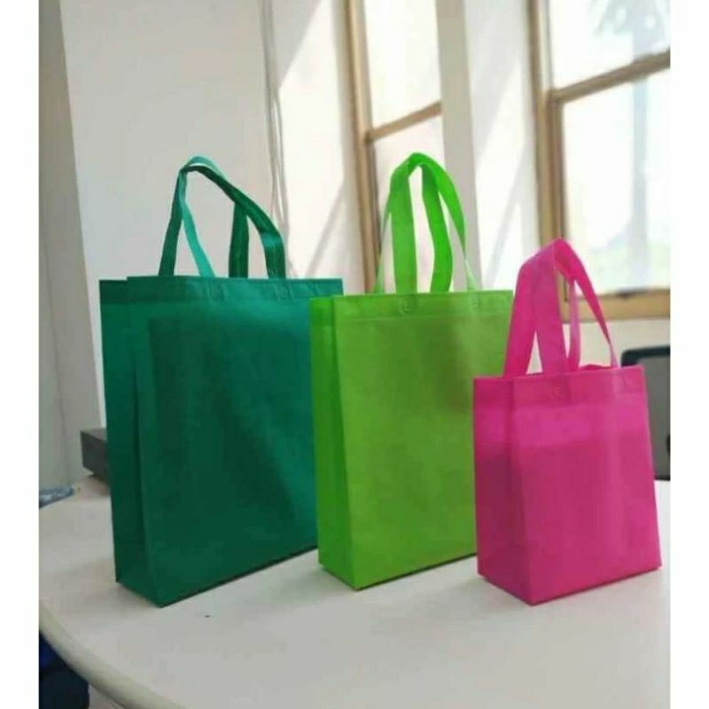 Jual ( 12 pcs ) Goodie bag tas spunbond jumbo,besar,sedang dan kecil ...