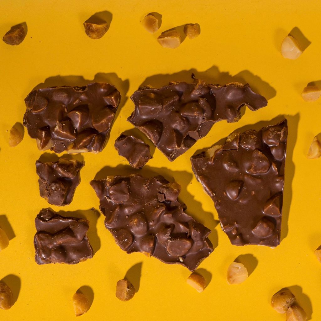 Jual Pipiltin Cocoa Cokelat Cracks - Dark Chocolate Macadamia Nut ...