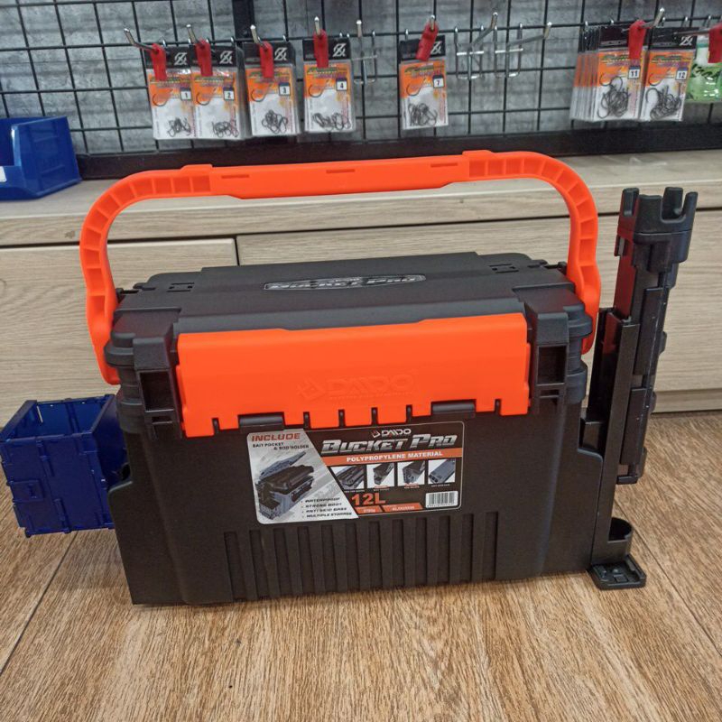 Jual Tackle Box Daido Bucket Pro 6L 12L Include Bait Pocket and Rod ...