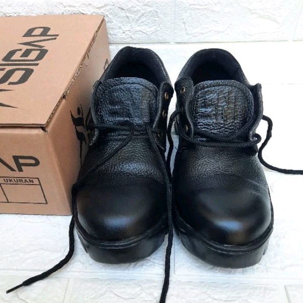 Jual Sepatu safety boot kulit asli ujung besi Sigap seveti septi boot ...