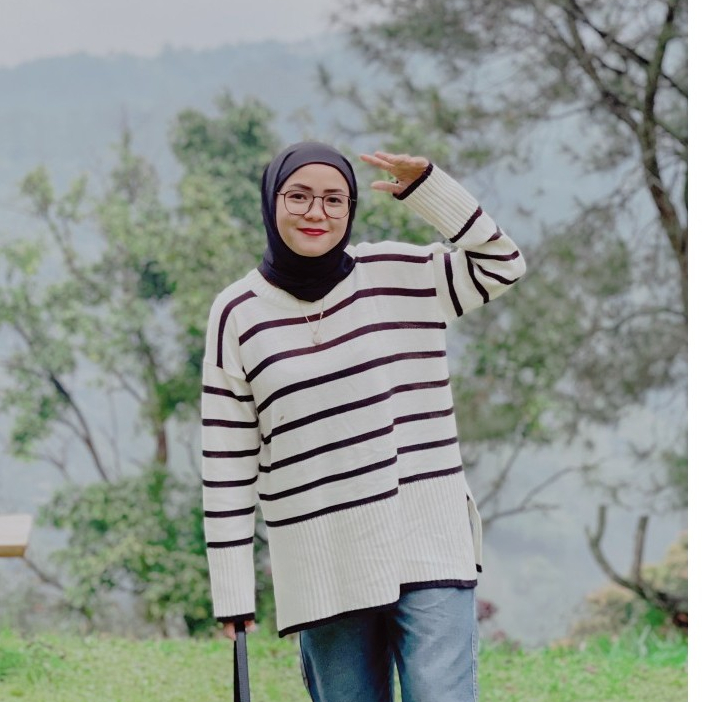 Jual HARU KNIT OVERSIZE / SEWTER MOTIF GARIS / KOREAN STYLE / ATASAN WANITA RAJUT | Shopee Indonesia