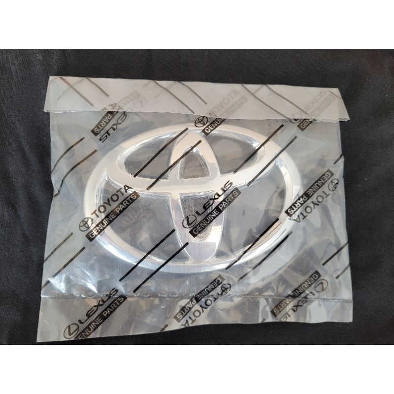 Jual Emblem Logo Depan Mobil Calya | Original | Emblem Logo Calya 2016 ...