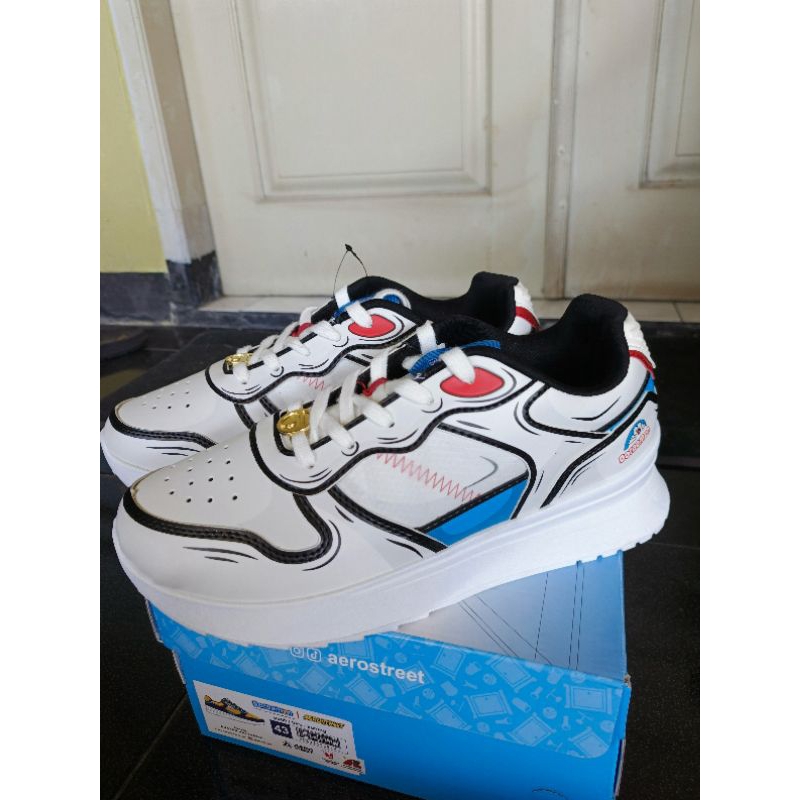Jual AEROSREET x Doraemon 44 || Aerostreet x Nobita 43 || Aerostreet x ...