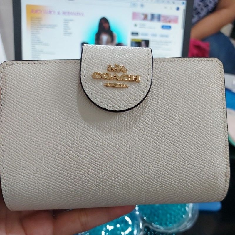 Jual Wallet white Coach pesenan Annisa | Shopee Indonesia