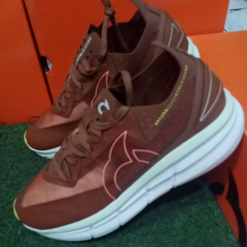 Jual sepatu Runing Ortus seight REIGN (100% ORIGINAL) | Shopee Indonesia