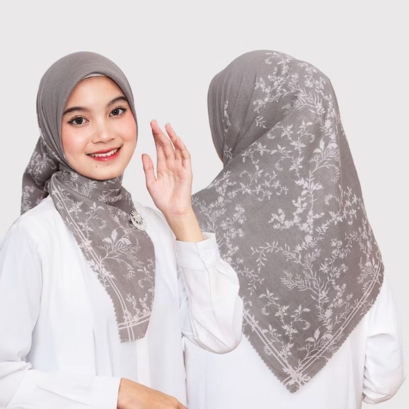 Jual HIJAB SEGI EMPAT VOAL PREMIUM MOTIF FOLURES ABU | Shopee Indonesia