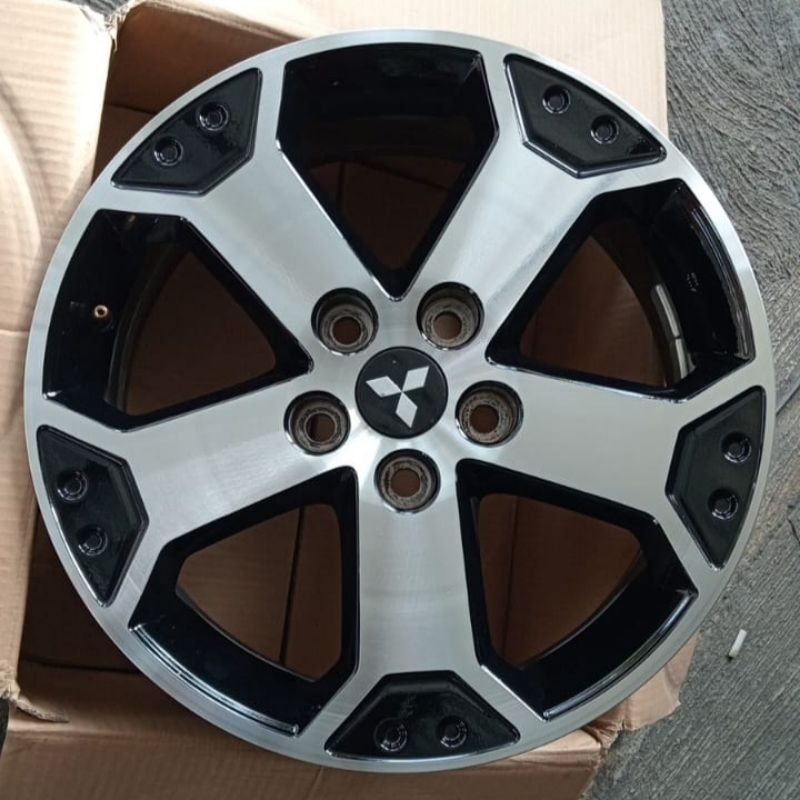 Jual Velg xpander cross R17 original. bijian | Shopee Indonesia