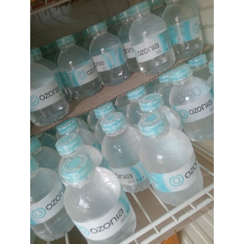 Jual Air Mineral botol kecil 220 ml merk ozonia | Shopee Indonesia