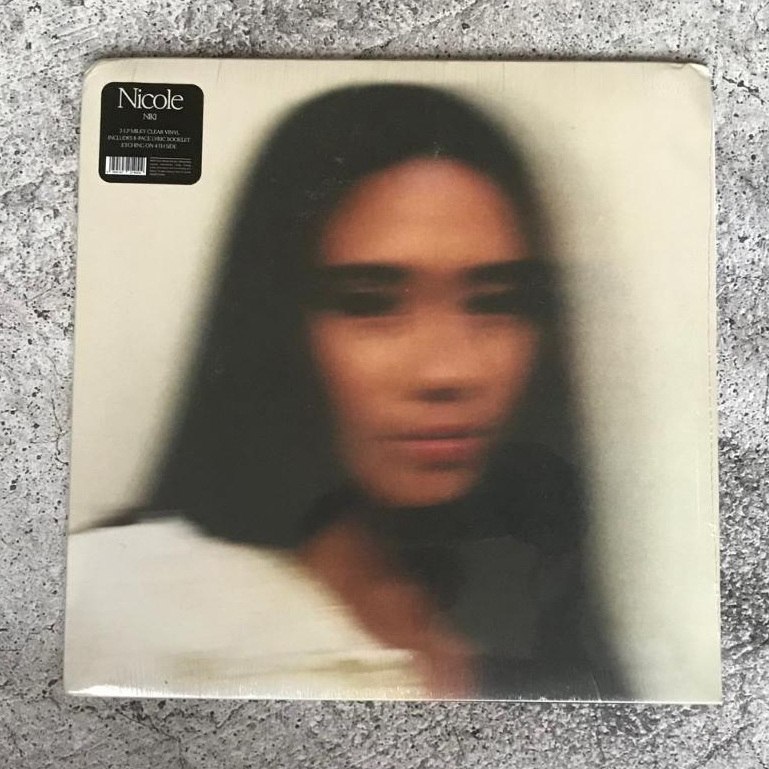 Jual Vinyl / Piringan Hitam Niki - Nicole [Milky Vinyl] | Shopee Indonesia