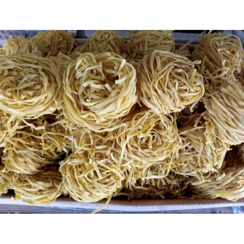 Jual Mie Kuning Kering Bulat Asli Kalimantan....1kg | Shopee Indonesia