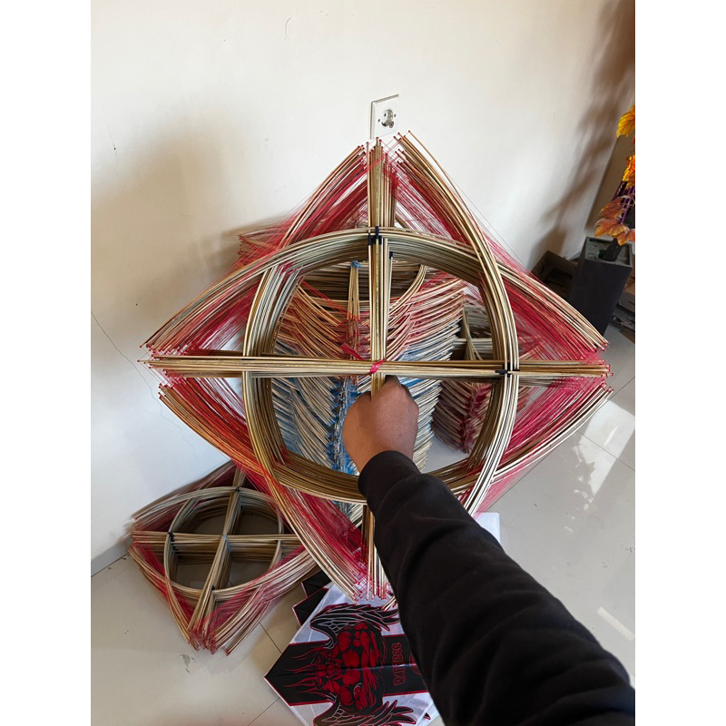 Jual LAYANGAN SUKHOI SUKOY SUPER LILITAN 1 PAK 20 PCS | Shopee Indonesia