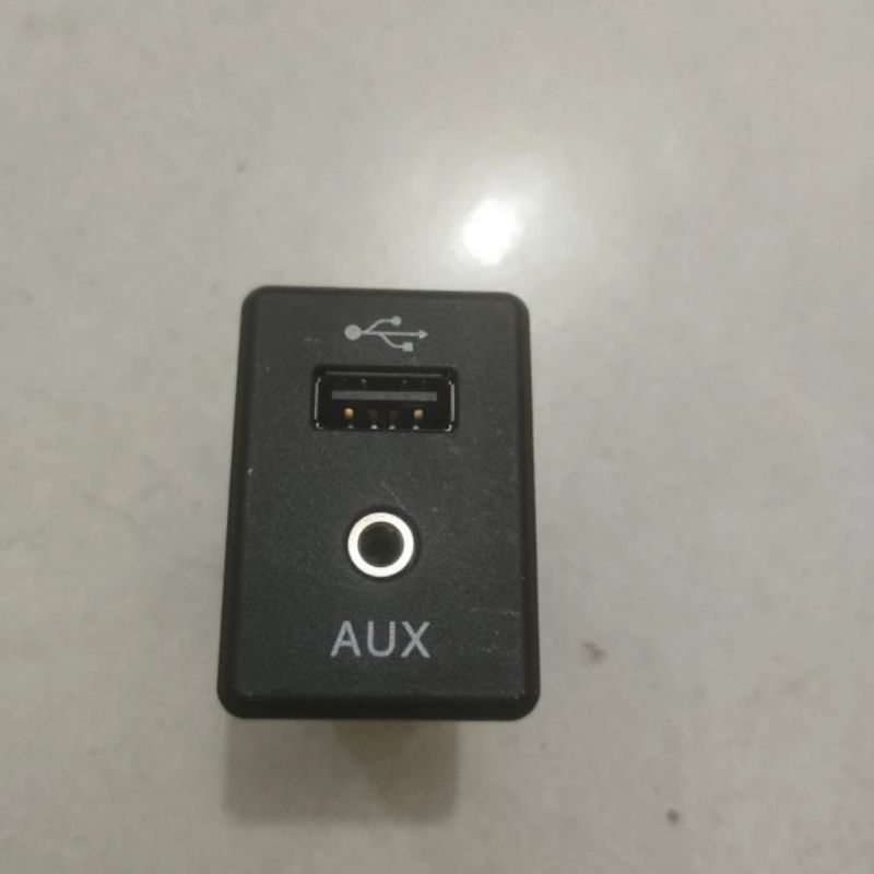 Jual AUX USB Nissan X-Trail original Nissan | Shopee Indonesia