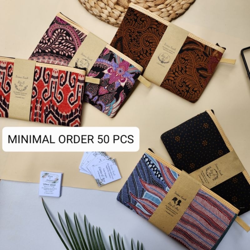 Jual SS - Souvenir dompet batik dengan resleting ukuran besar 19,5 cm x 12 cm | Shopee Indonesia