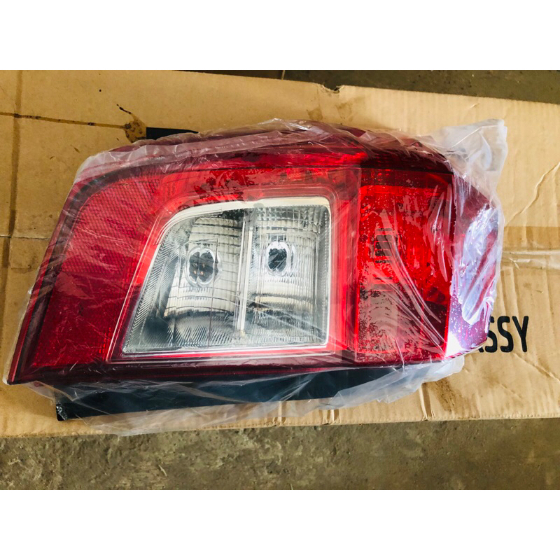 Jual Lampu Belakang Stop Lamp Mika Kaca Lampu Sigra Calya Harga Satuan ...