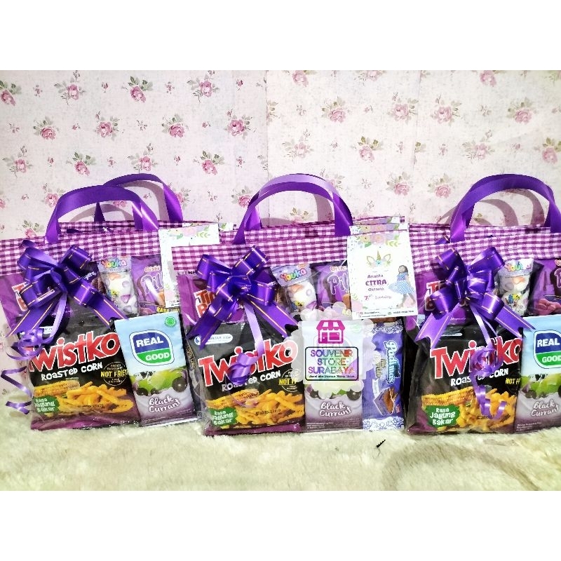 Jual Parcel Mini snack ultah serba ungu || Purple Hampers Murah ...