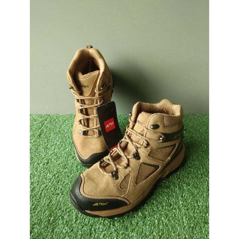 Jual SEPATU PRIA HIKKING / TREKKING BLACKSMITH AREI OUTDOORGEAR ...