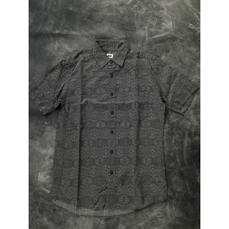Jual Uniqlo Batik (S) | Shopee Indonesia