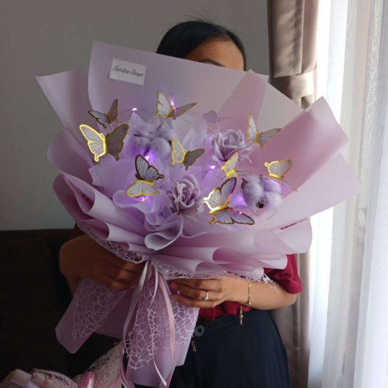 Jual buket bunga buket kupu kupu led plus bunga TIDAK PO | Shopee Indonesia