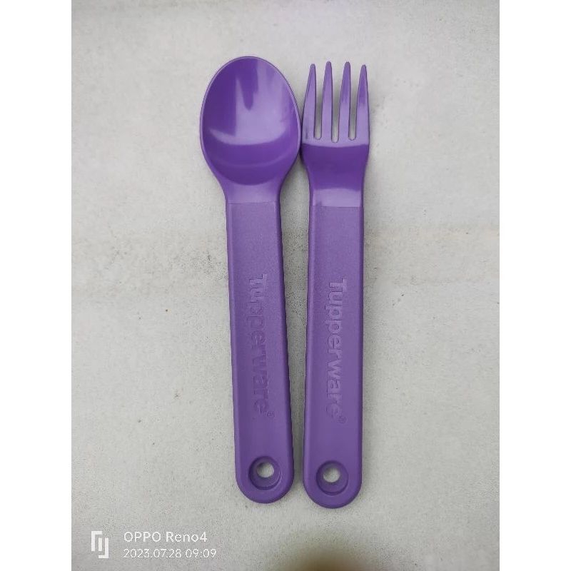 Jual tupperware sendok garfu wrna ungu ori | Shopee Indonesia