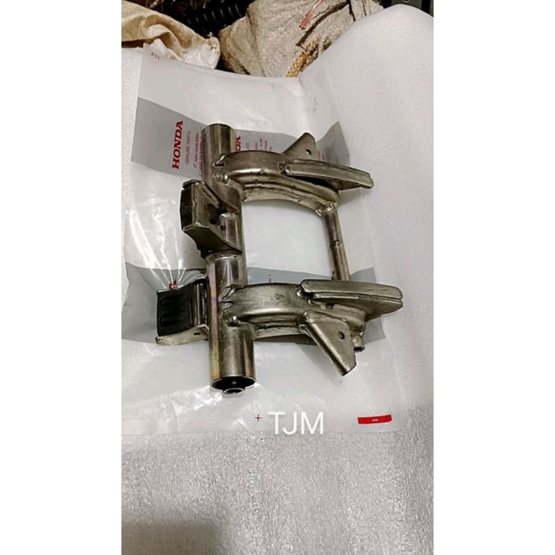 Jual Link engine hanger / pegangan breket mesin Honda Vario 125 techno ...