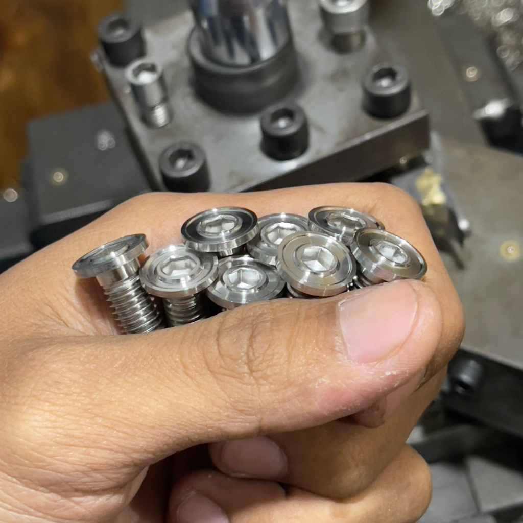 Jual BAUT L STAINLESS M8 DRAT 12 SLIM SPIRAL PANJANG 2CM 3 CM 3,5CM 4CM 5CM | Shopee Indonesia