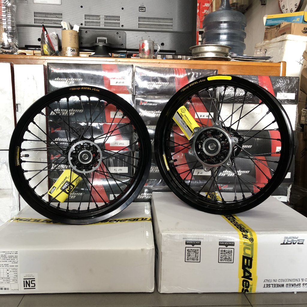 Jual Velg Jari Jari Set Takasago Excel Asia Bartubeless Ring 17 300/350 ...