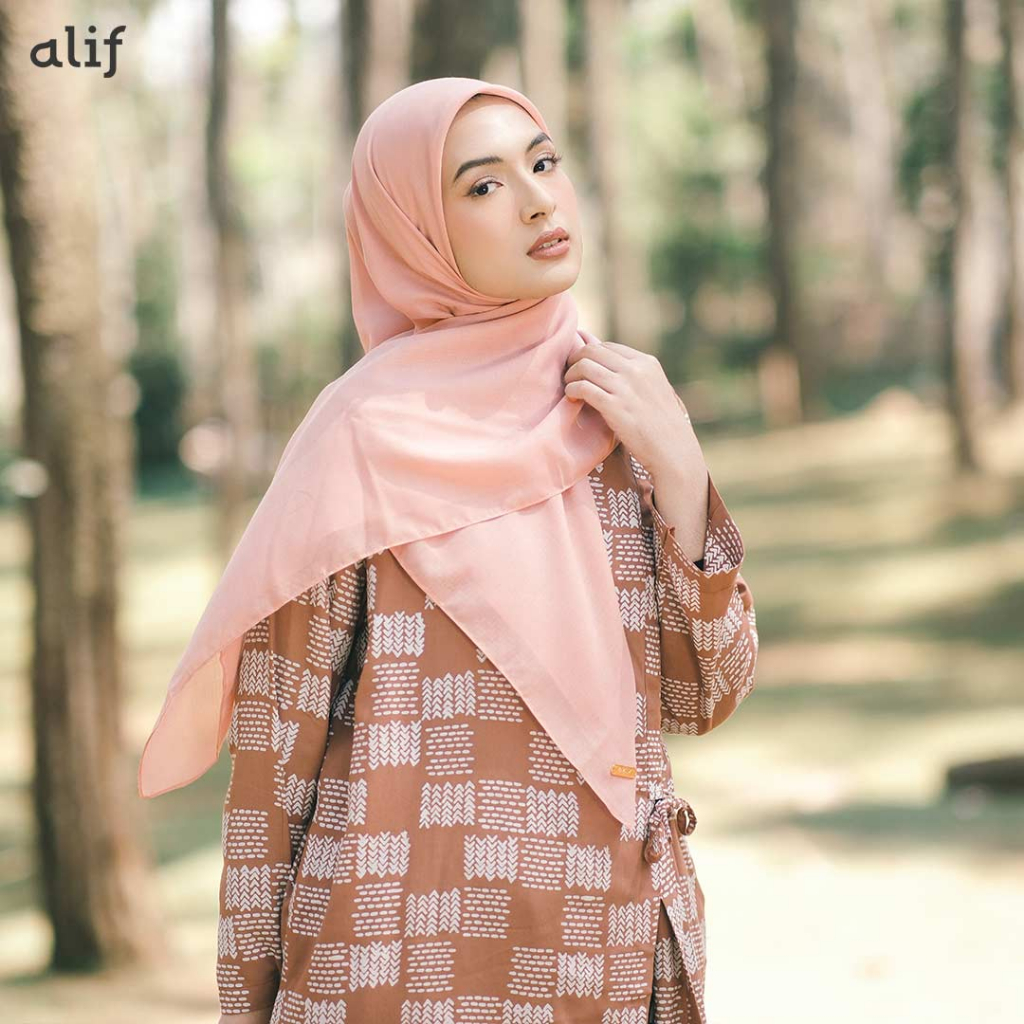 Jual Alif Modern Wear - Hijab Polos Segi Empat Paris Premium Korea ...