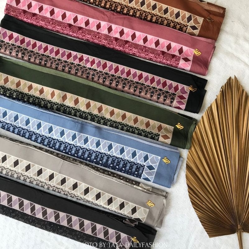 Jual Umama Scarf Luxury Miracle Motif Hijab Segi Empat Voal Dengan ...