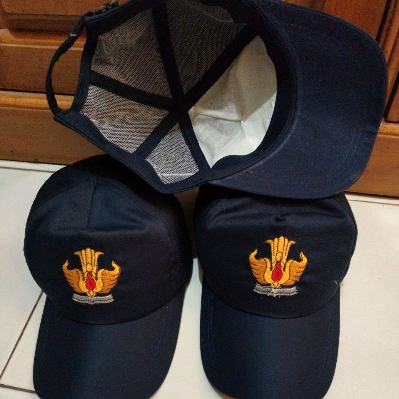 Jual topi sekolah SMP kain Amerikan drill | Shopee Indonesia