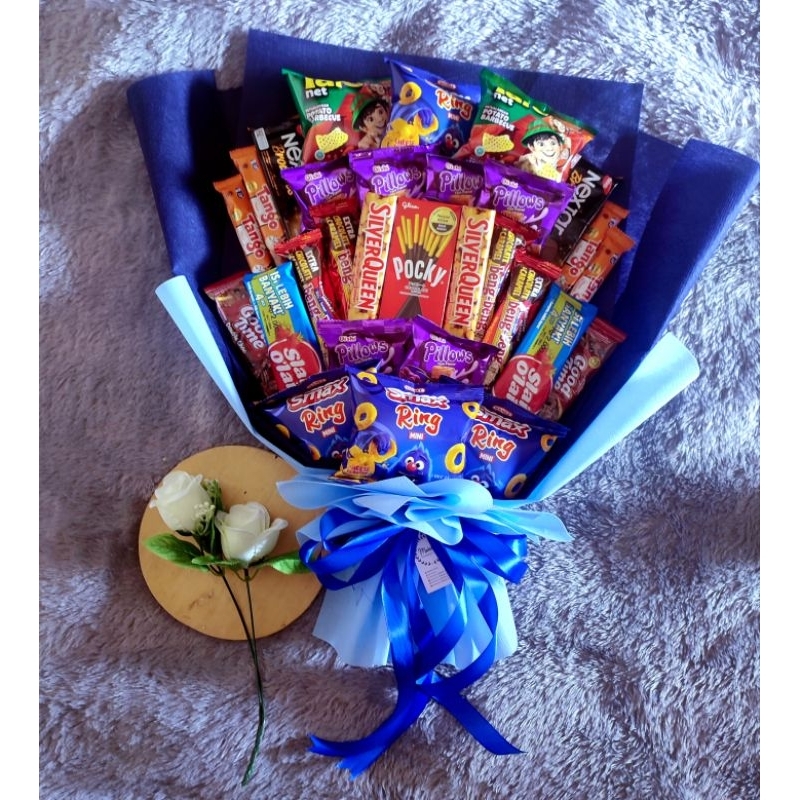Jual MARISTORE BUKET SNACK BESAR NAVY CANTIK HADIAH WISUDA Silverqueen ...