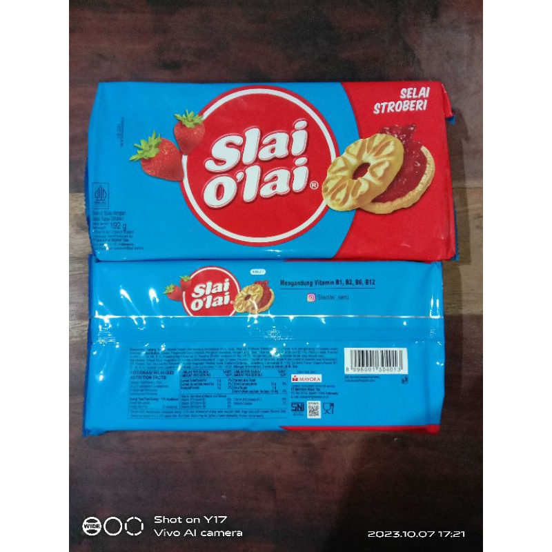 Jual Slai Olai Biskuit Stroberi 192gr, Slai Olai Biskuit Nanas 192gr ...
