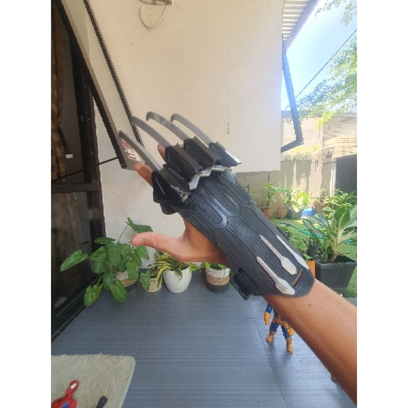 Jual MARVEL AVENGERS BLACK PANTHER SLASH CLAW ORIGINAL (bekas toys ...