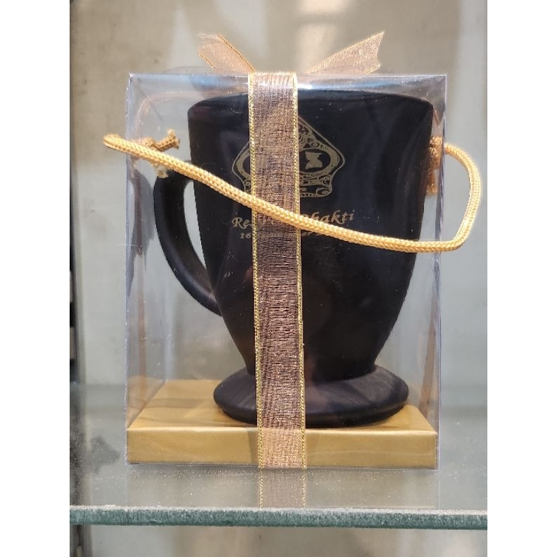 Jual Souvenir Gelas Piala Hitam Kemasan Mika.rakit sendiri. | Shopee ...