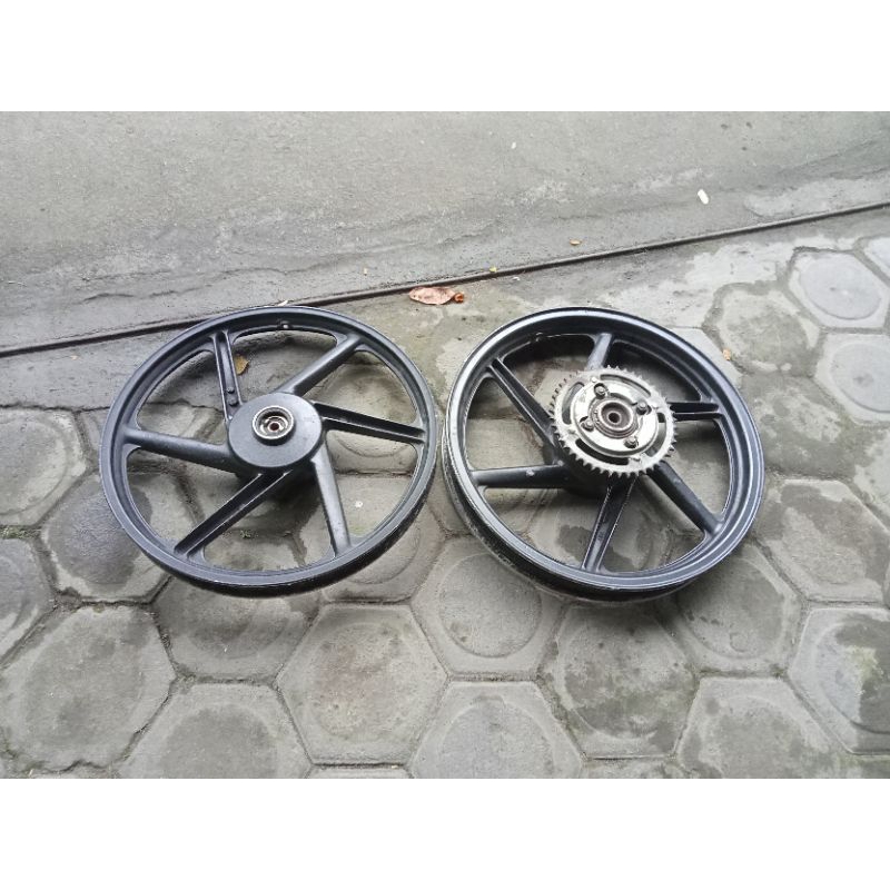 Jual velg cw/velg palang original copotan Megapro Primus RING 18 ...