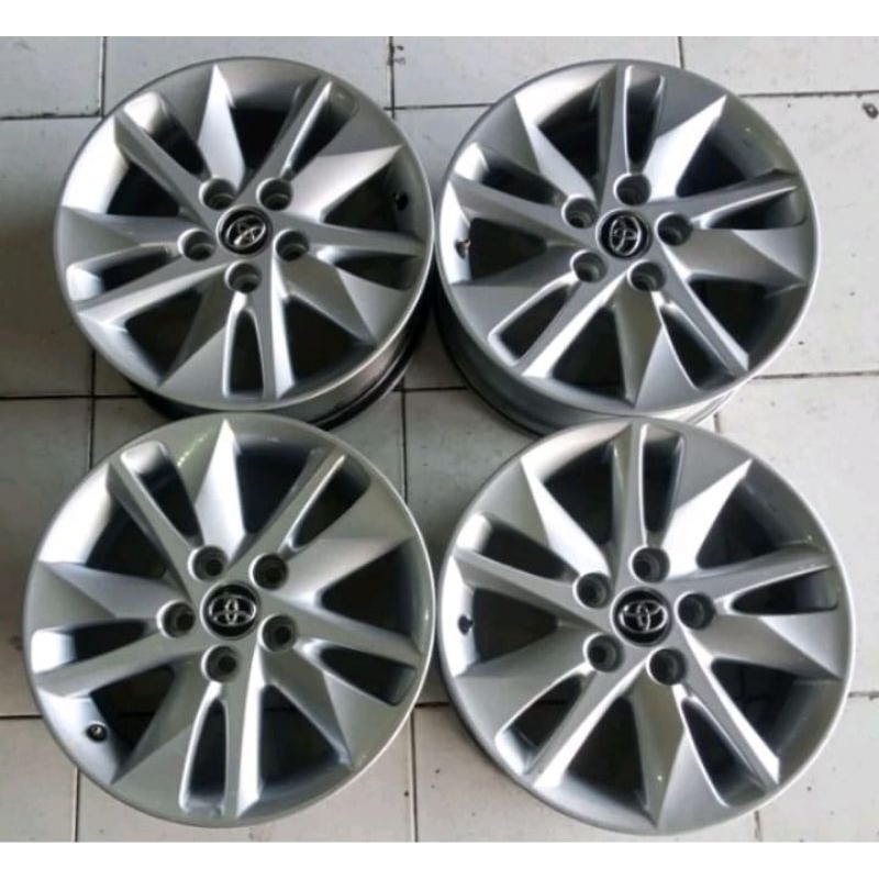 Jual Velg Mobil Original Innova Reborn Ring 16x6 Baut 5x114,3 Silver ...