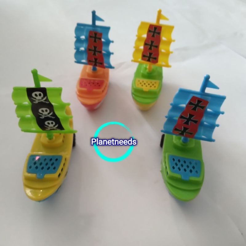 Jual Kapal Perahu Pullback Mini Bisa Jalan Miniatur Boat Layar Prau ...