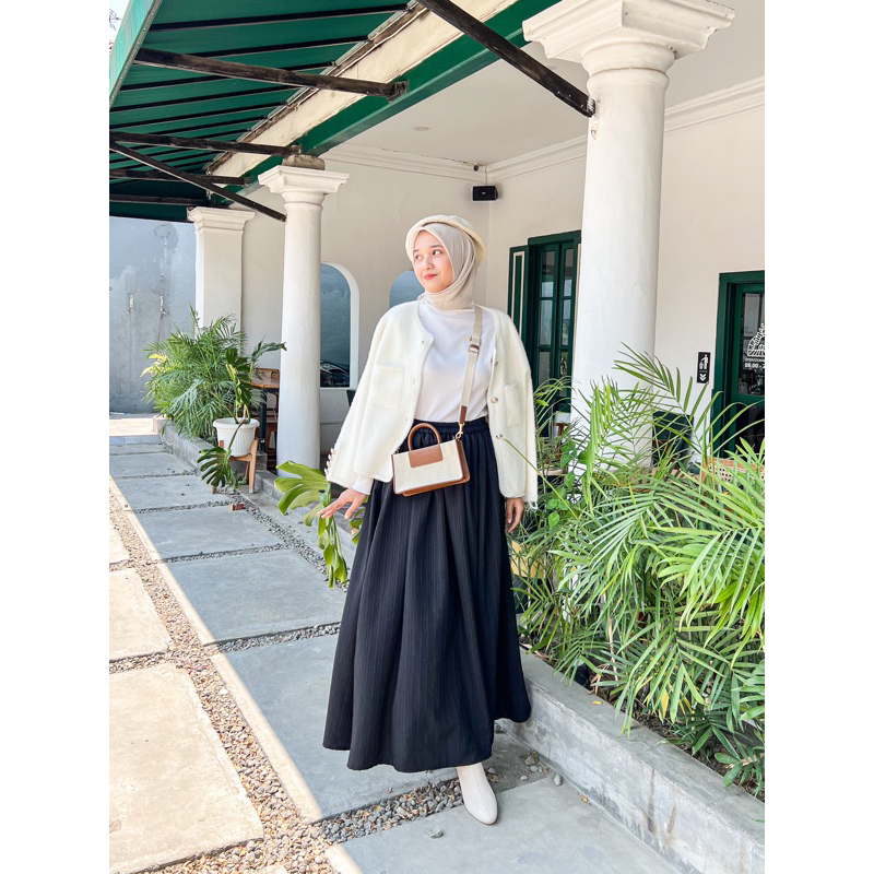 Jual Queenie Skirt by Kimka hijab | Rok Cringkle Korea | Rok Jumbo ...
