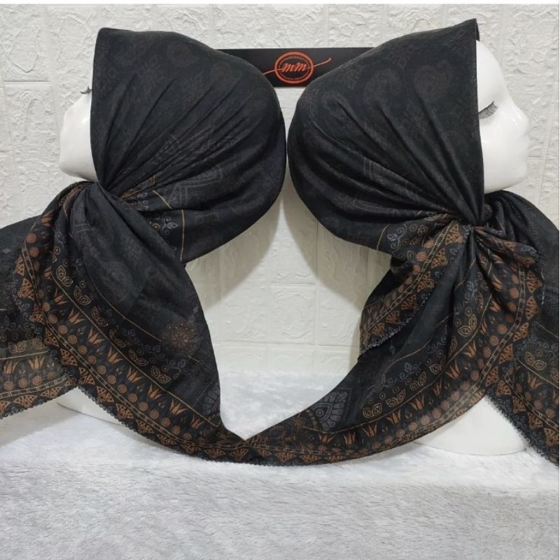 Jual HIJAB SEGI EMPAT VOAL MOTIF BELA HITAM | Shopee Indonesia