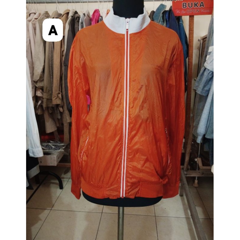 Jual jaket running parasut branded-preloved | Shopee Indonesia