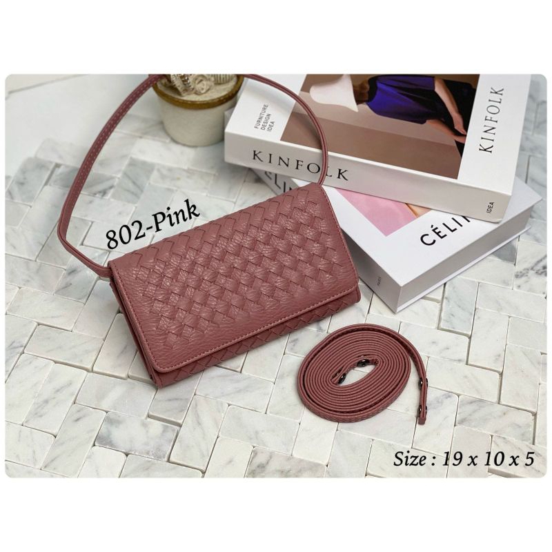Jual Dompet Tutup Bahan Anyam Kode B.802 Free Tali Pendek Dan Tali ...
