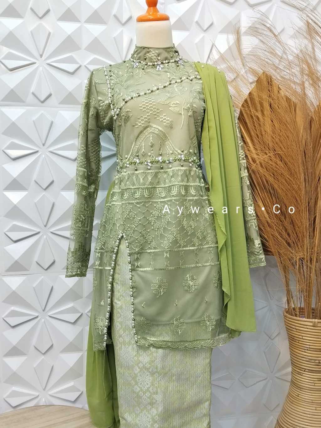 Jual Aywears- Set kebaya Selendang Roslina Sage green / Kebaya Songket ...