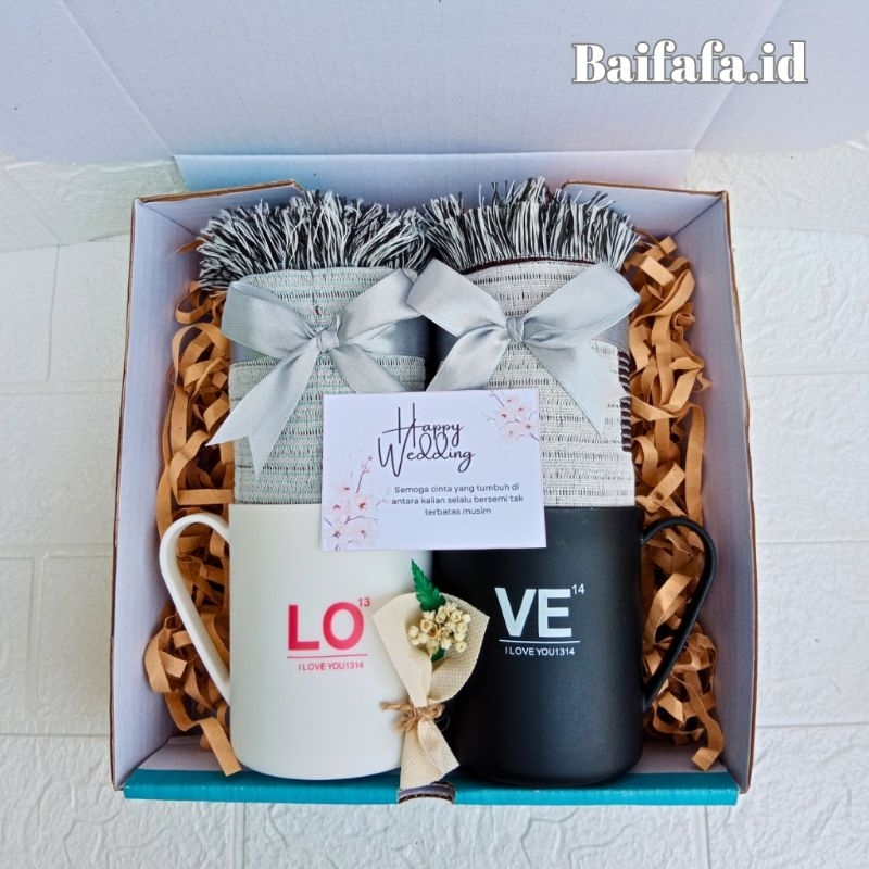Jual Hampers Sajadah Couple free cangkir | Hampers Pernikahan | Kado ...