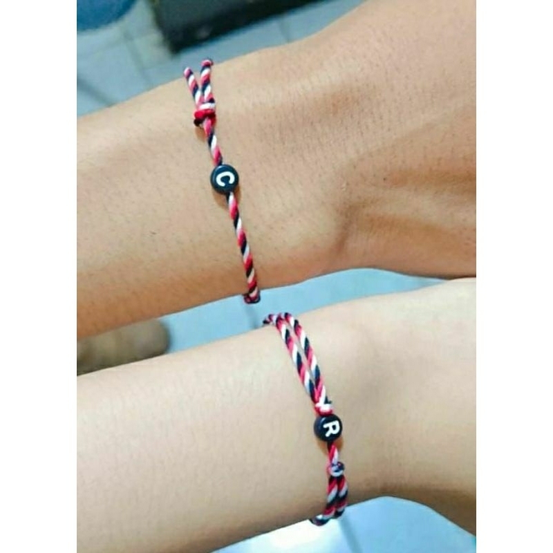 Jual Gelang Tridatu Khas Bali Inisial Huruf A - Z Manik Hitam Dan Putih ...